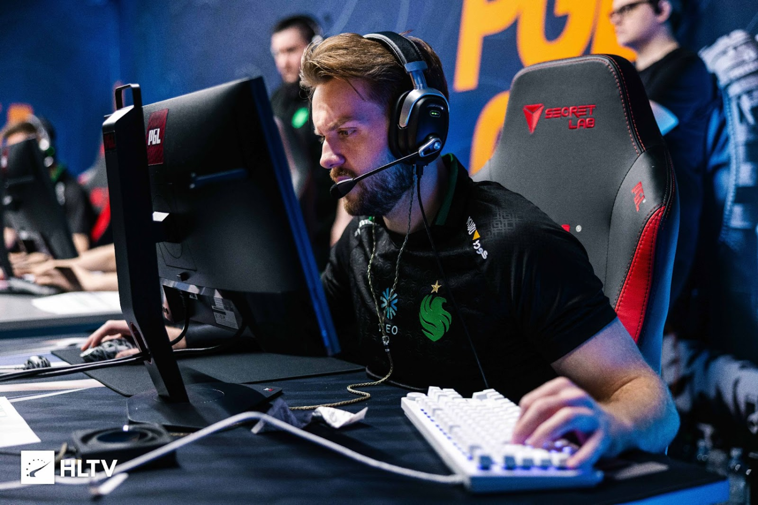 NiKo CS2 Pro Settings: Crosshair, Mouse Sensitivity and Viewmodel